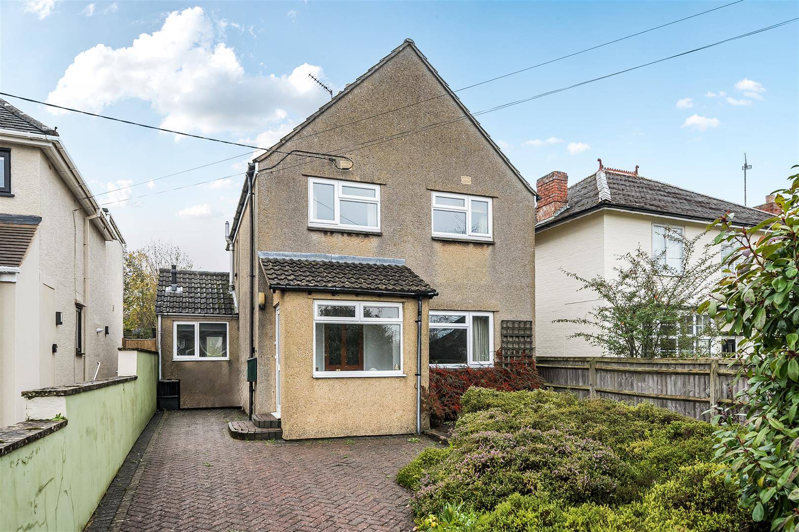 3 bedroom House – Detached for sale in Walterbush Road | Tayler and ...