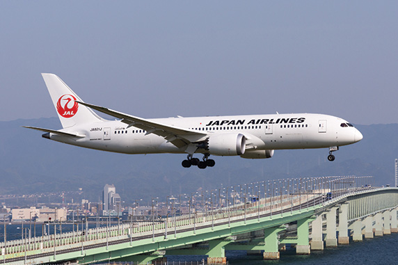 JAL sales +4% as ‘tough year’ envisaged ahead