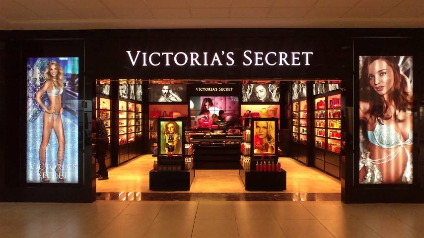 LSTR brings first Victoria’s Secret to Prague