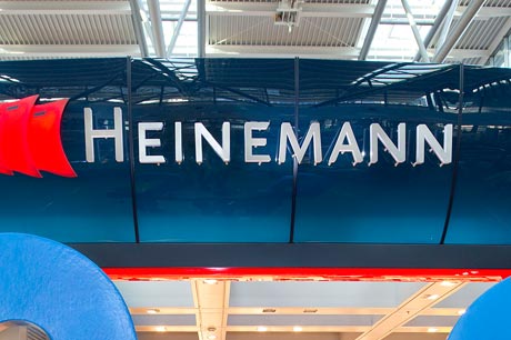 Heinemann turns 20 in Hamburg