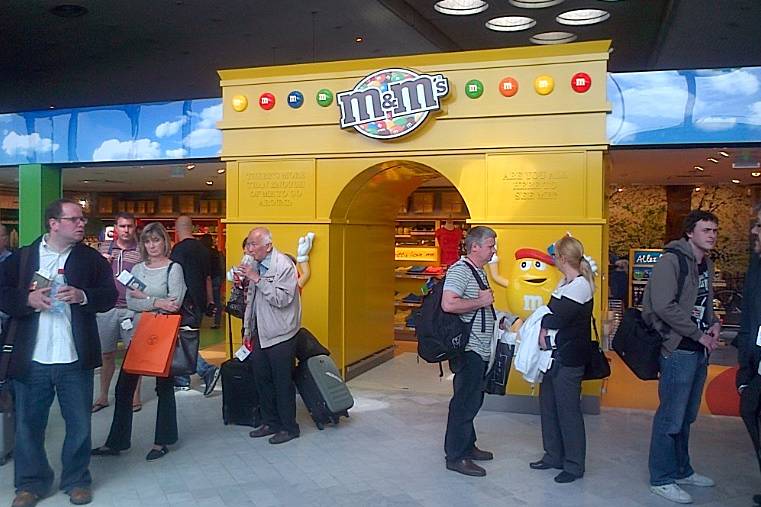 LSTR opens first French M&M’s store